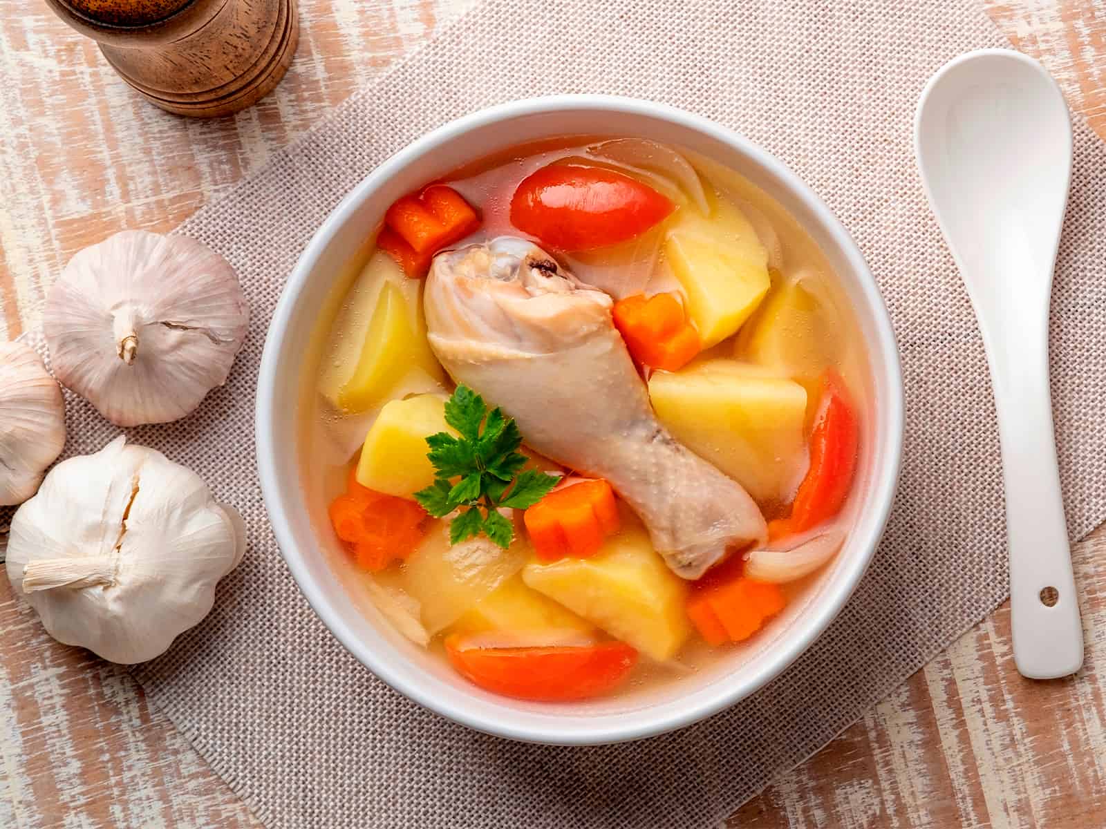 Sopa de Pollo: ¿El Remedio Milagroso Que No Conocías?