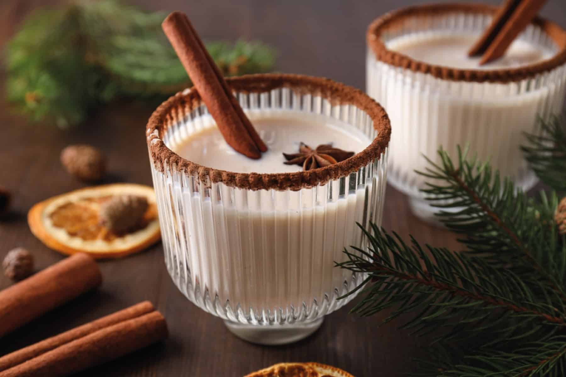 Receta Fácil de Ponche de Huevo Cremoso para las Fiestas